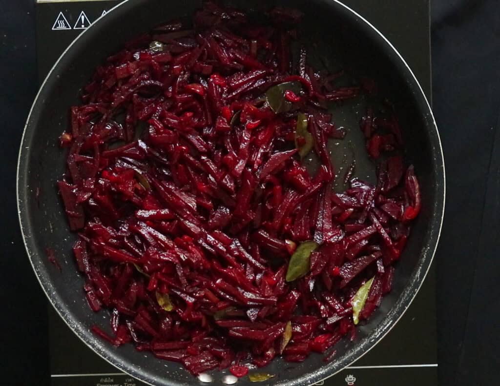 BEETROOT CURRY(Sri Lankan recipe). | ISLAND SMILE