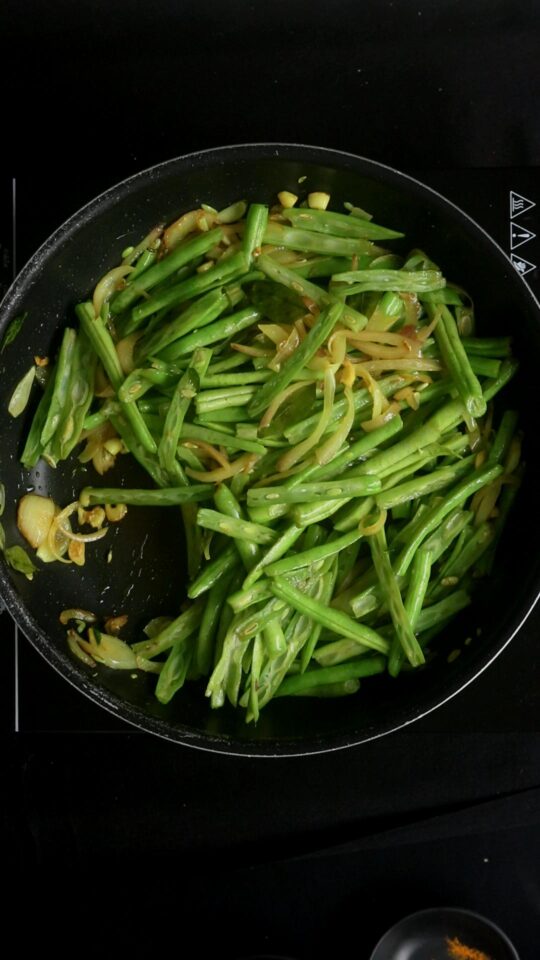 Authentic Sri Lankan green beans curry(බෝංචි කරි). | ISLAND SMILE