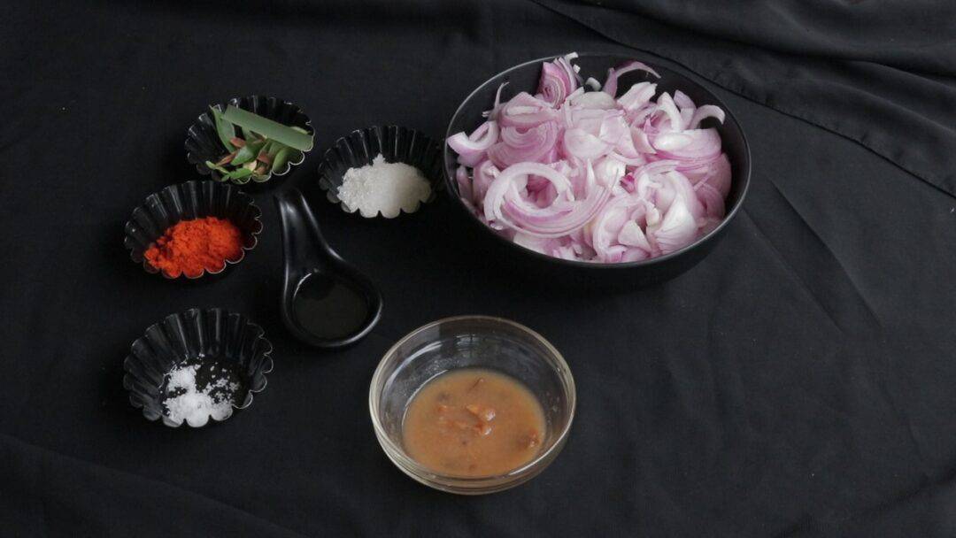 Sri Lankan seeni sambol(sweet and spicy onion relish) | ISLAND SMILE