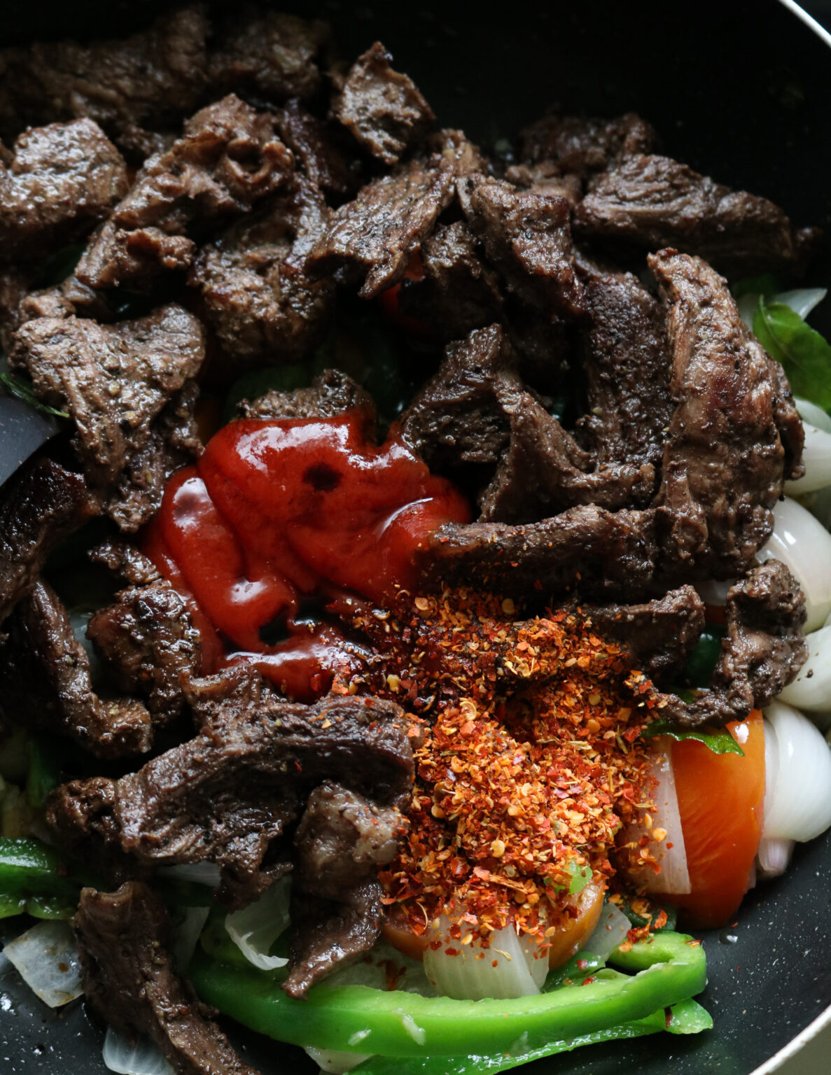 SRI LANKAN DEVILLED BEEF STIR-FRY | ISLAND SMILE