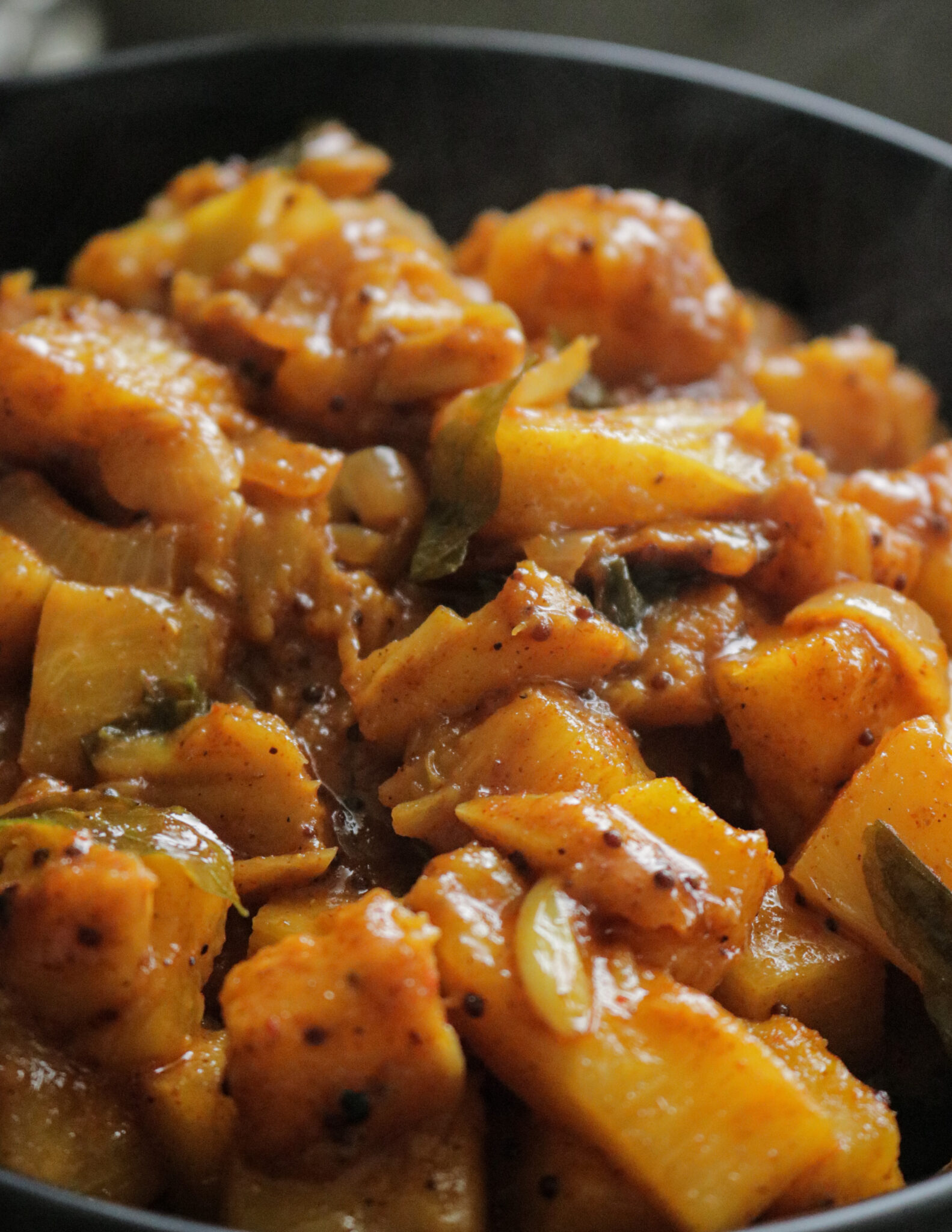 Pineapple curry(spicy, Sinhalese style) | ISLAND SMILE