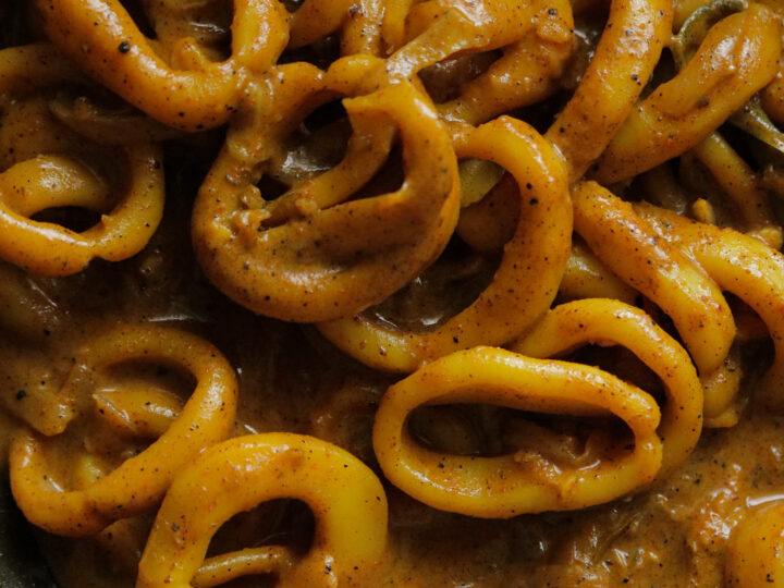 Sri Lankan ash plaintain(alu kesel kirata)white curry. | ISLAND SMILE