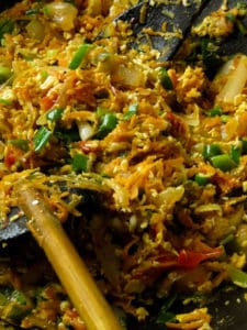 SRI LANKAN CHICKEN KOTTU ROTI RECIPE. | ISLAND SMILE